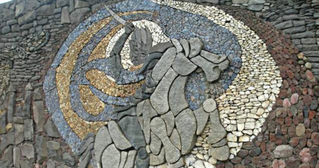 Buscan restaurar mural de Bernardo O'Higgins en Chillán Viejo: cumple 50 años - La Fontana