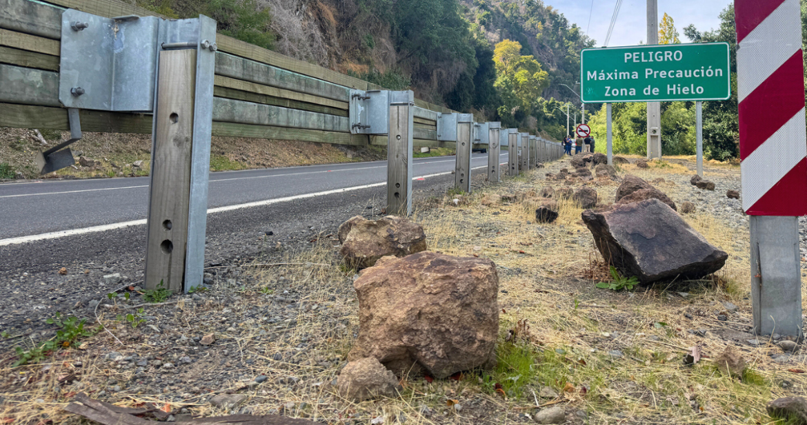 Tras caída de rocas, instalarán malla de protección en ruta ...